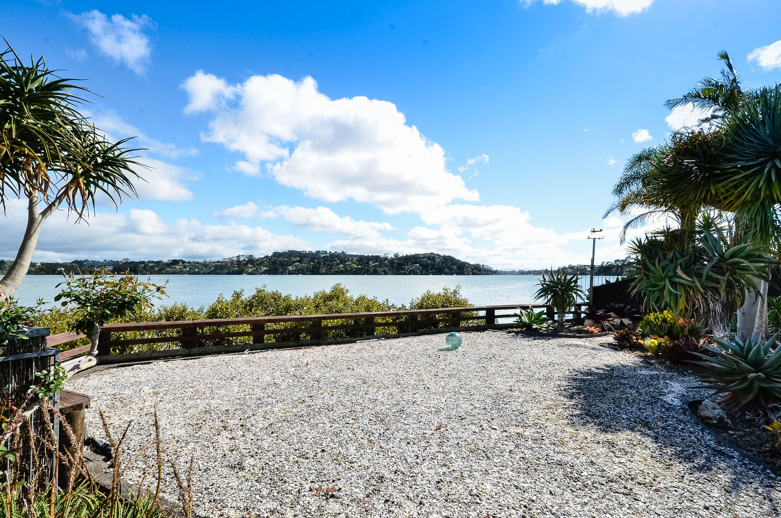 ID#380815 - Herald Island, Waitakere City - Open2view
