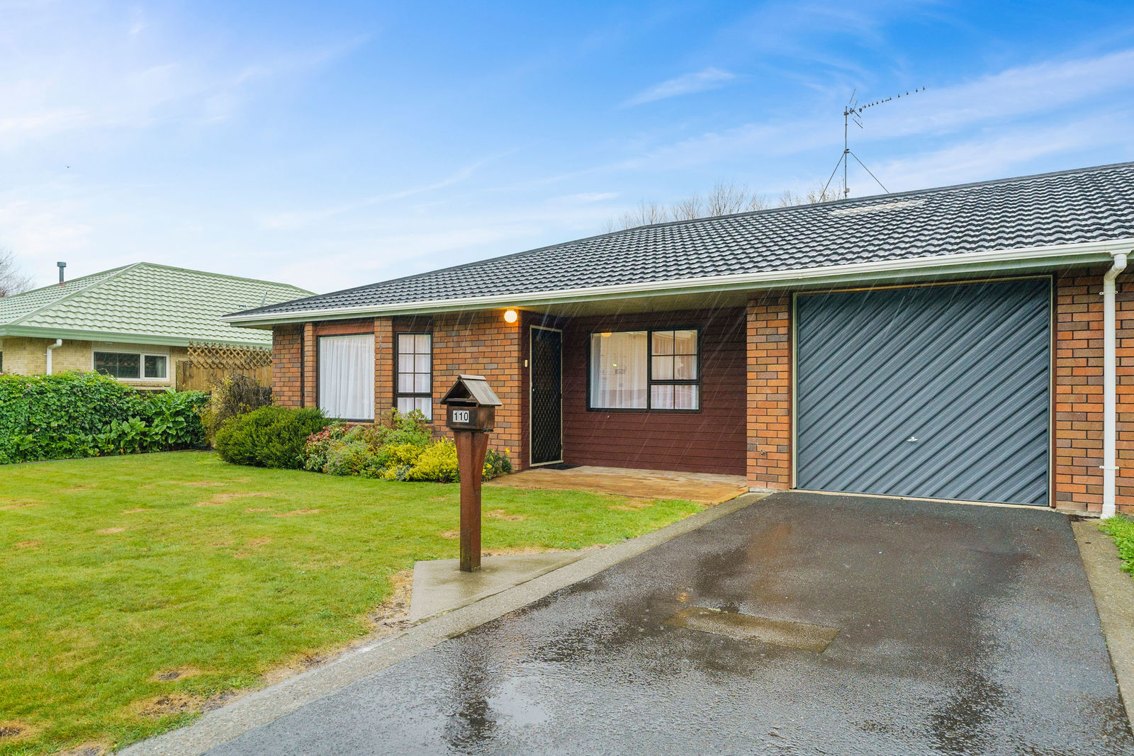 ID#483399 - Tawa, Wellington North - Open2view